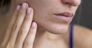 A Look at 10 Important Signs of Damaged Skin